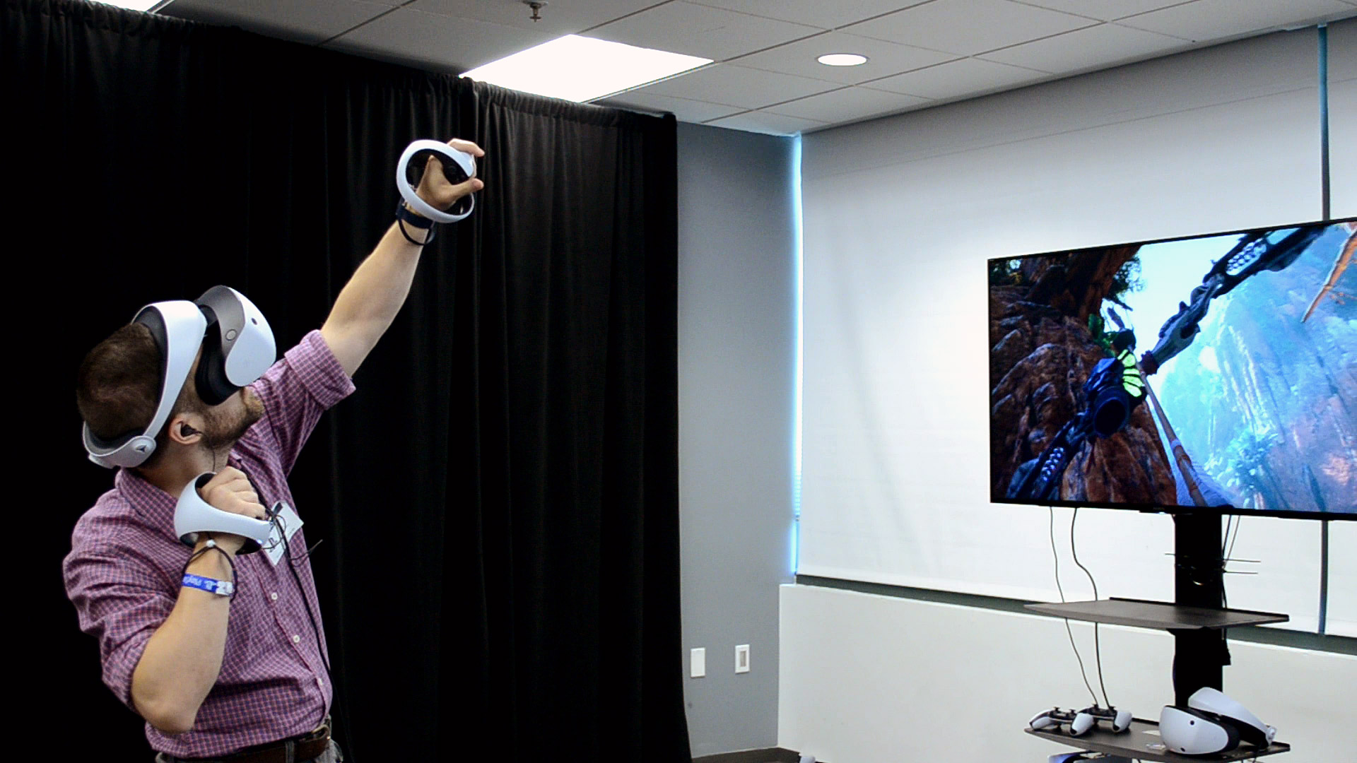 هل أحتاج إلى تلفزيون من أجل استخدام نظارات الواقع الافتراضي PSVR2؟ | VGA4A